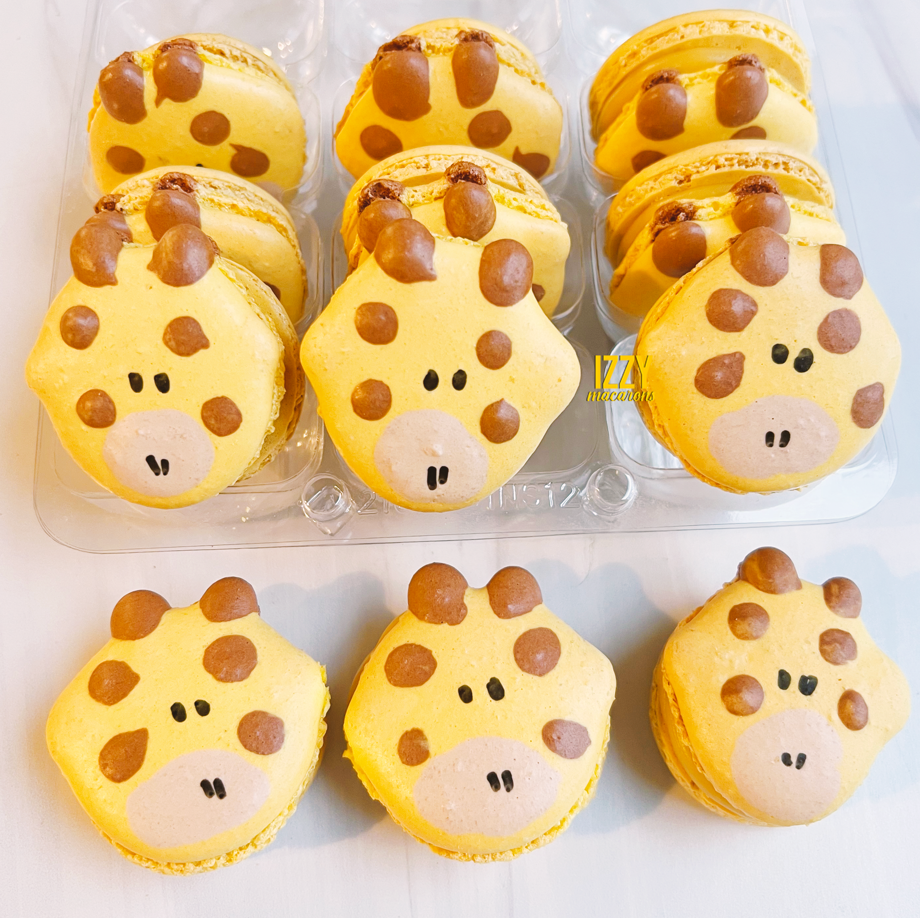 Giraffe Macarons – Izzy Macarons